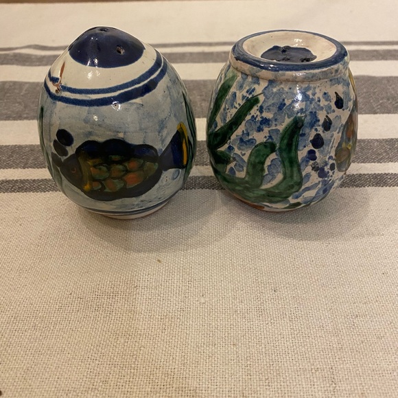 Kitchen | Mexican Art Pottery Salt And Pepper Shakers | Poshmark
